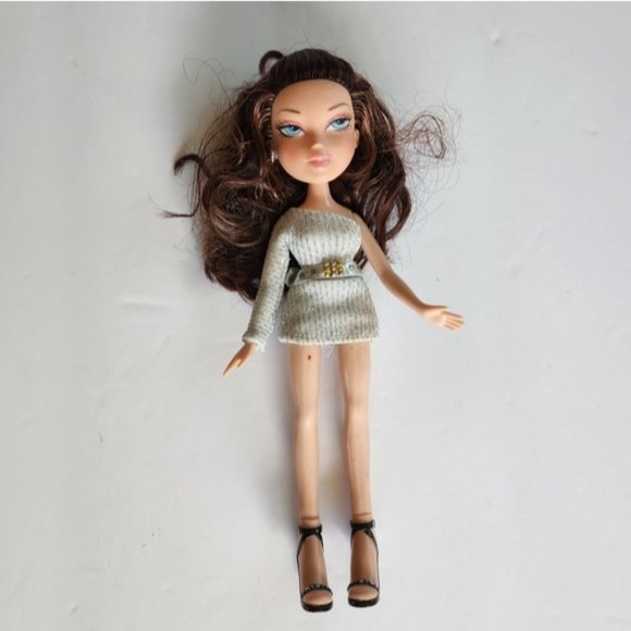 bratz | Toys | Bratz Magic Makeup Maribel Doll Outfit Shoes Brown Hair ...